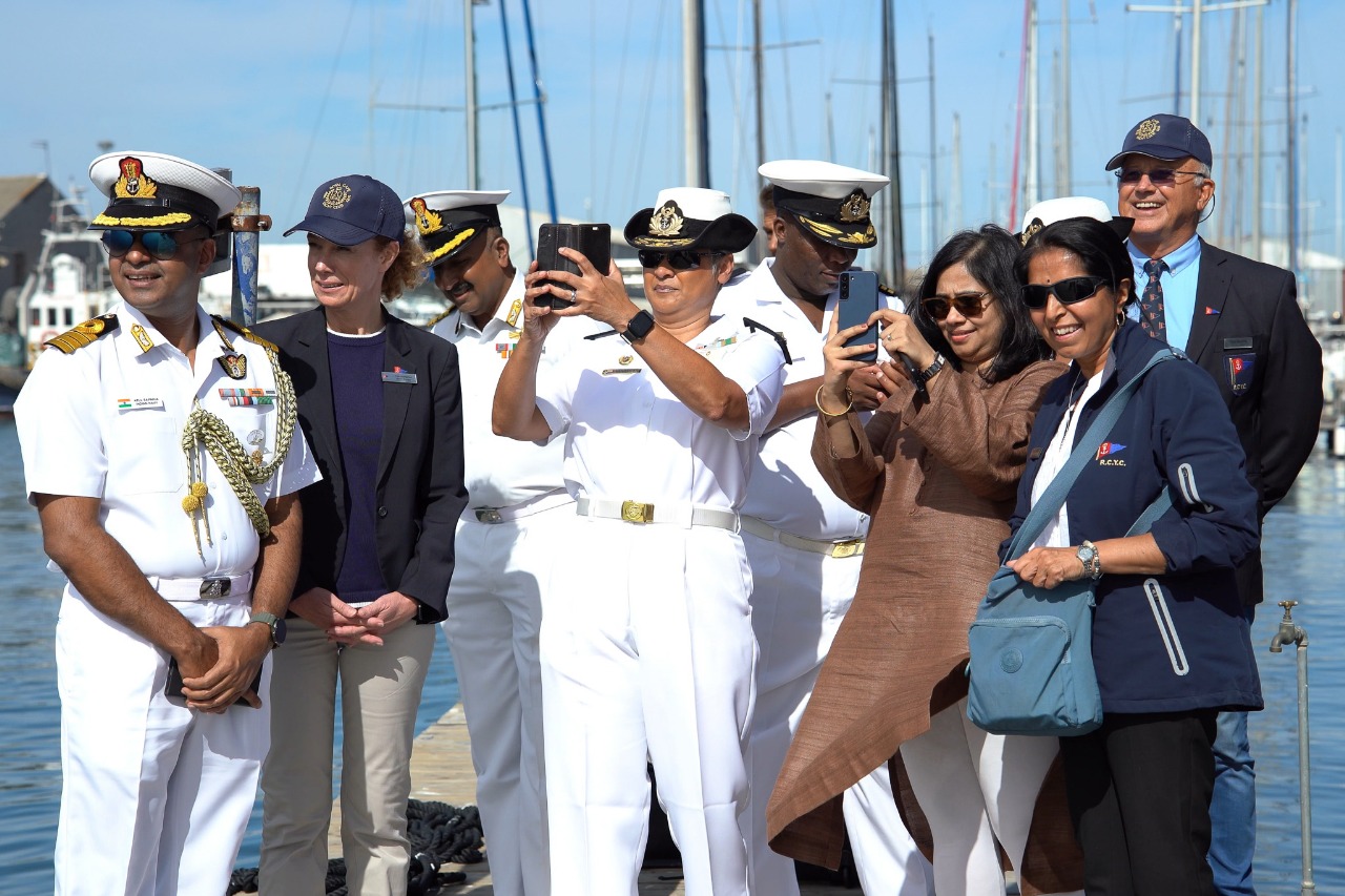 INSV Tarini EnterS Cape Town As Part of Navika Sagar Parikrama II Expedition – NationalDefence.in