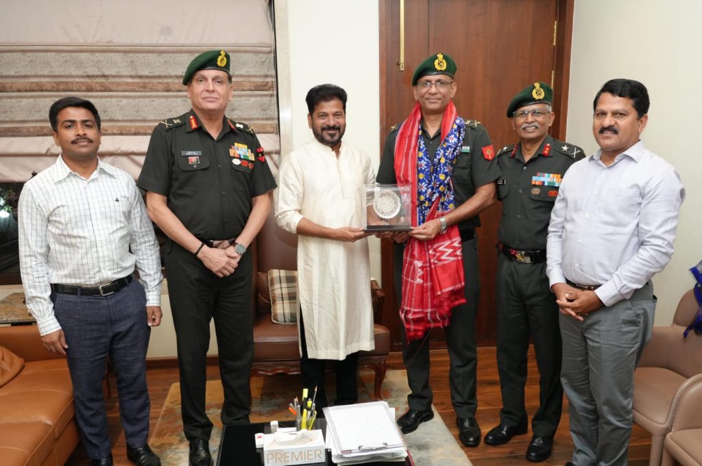 Army Commander Southern Command Holds Strategic Meeting with Chief ...